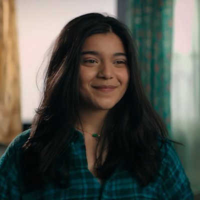Iman Vellani Biography, Age, Family & Movies - MixIndia