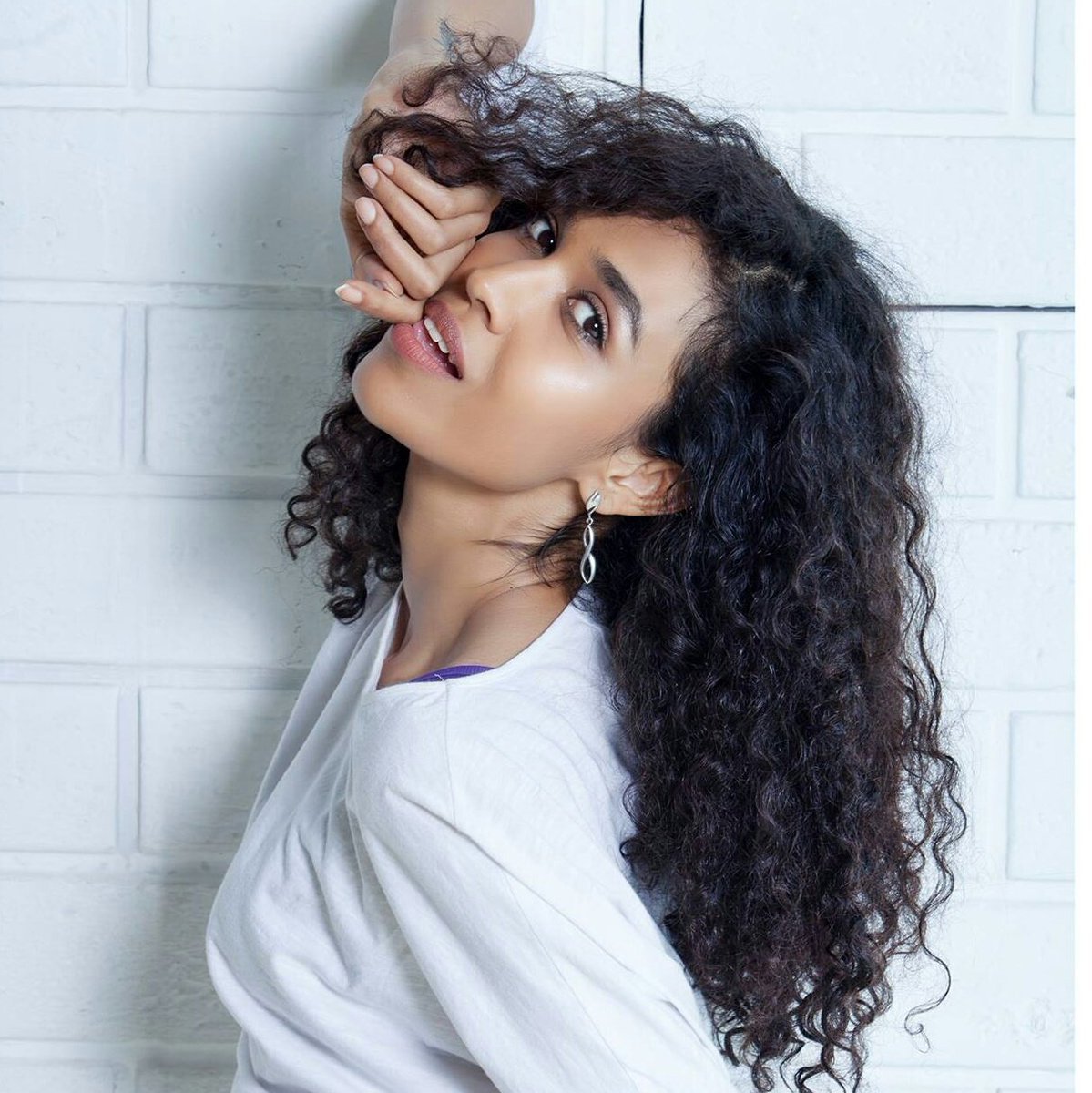 Runa Laha Biography, Age, Family & Movies - MixIndia