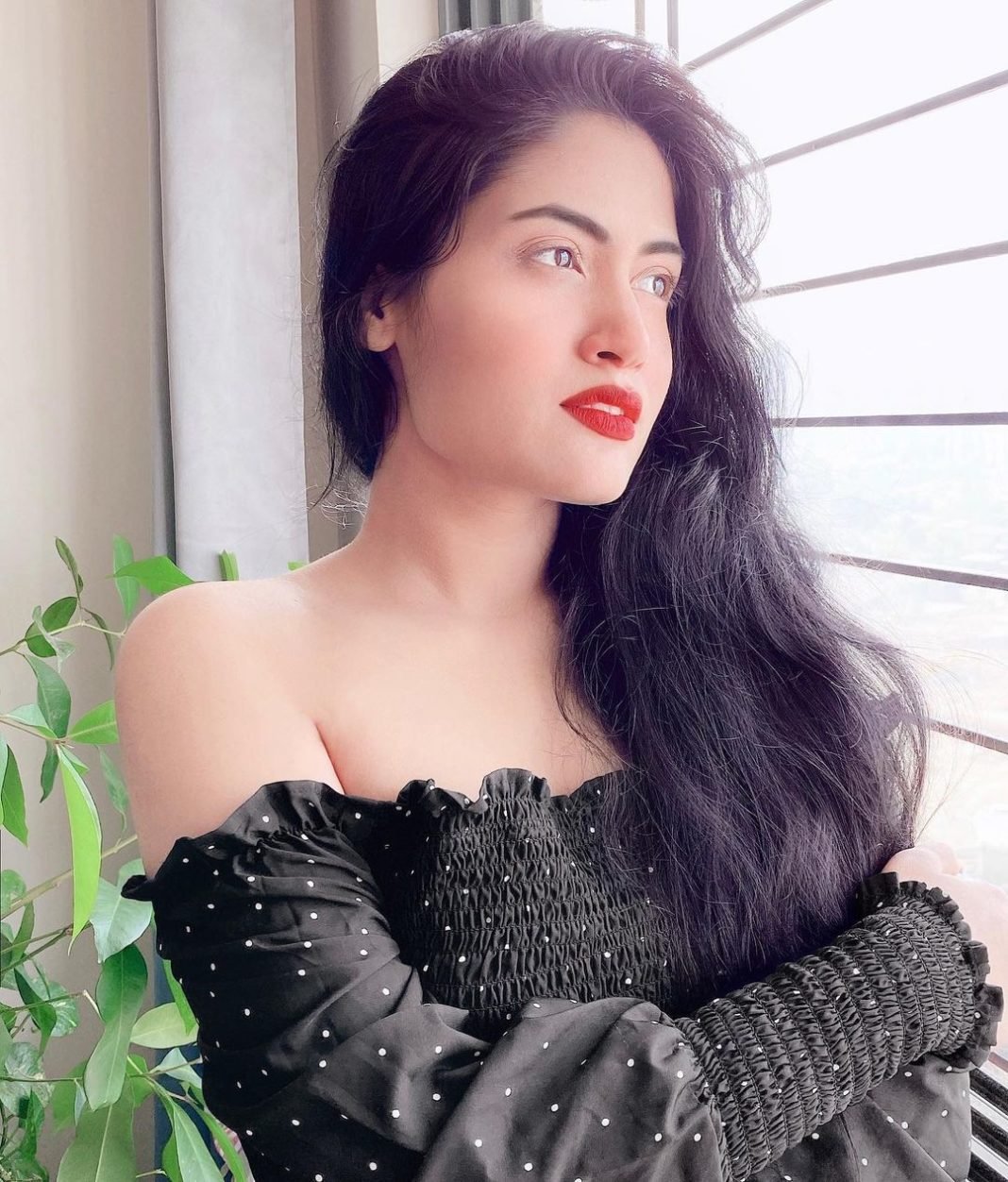 Manvi Chugh Biography, Age, Family & Movies - MixIndia