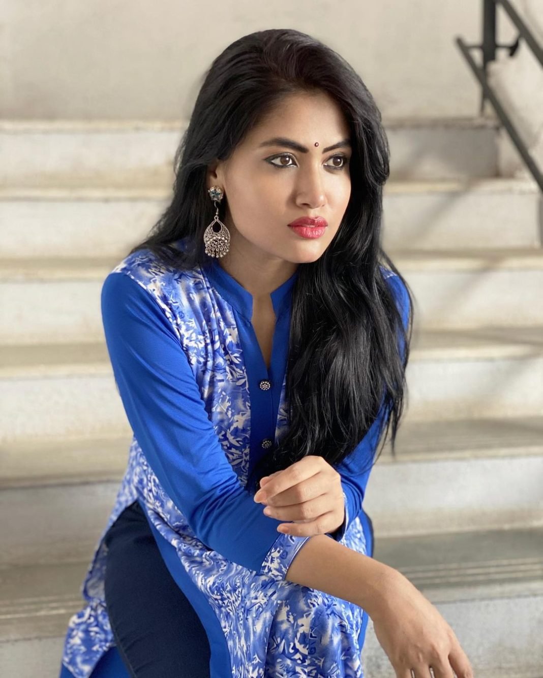 Manvi Chugh Biography, Age, Family & Movies - MixIndia