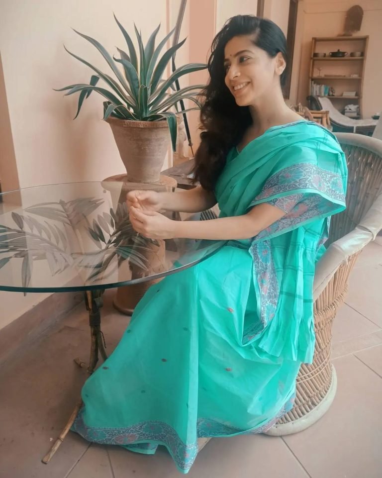 Ana Ilmi Biography, Age, Family & Movies - MixIndia