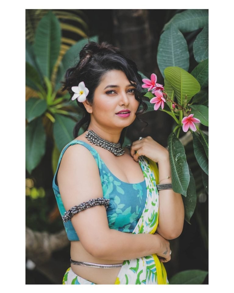 Prajakta Mali Biography, Age, Family & Movies - MixIndia