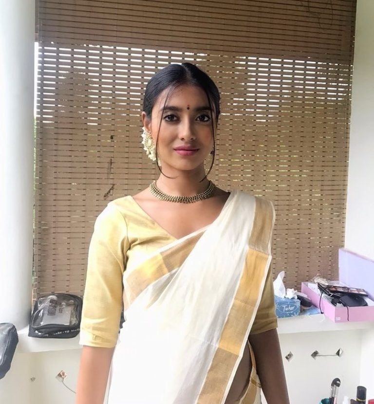 Thea D’souza Biography, Age, Family & Movies - MixIndia