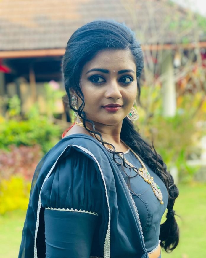 Gomathi Priya (Actress) Biography, Age, Family & Movies - MixIndia